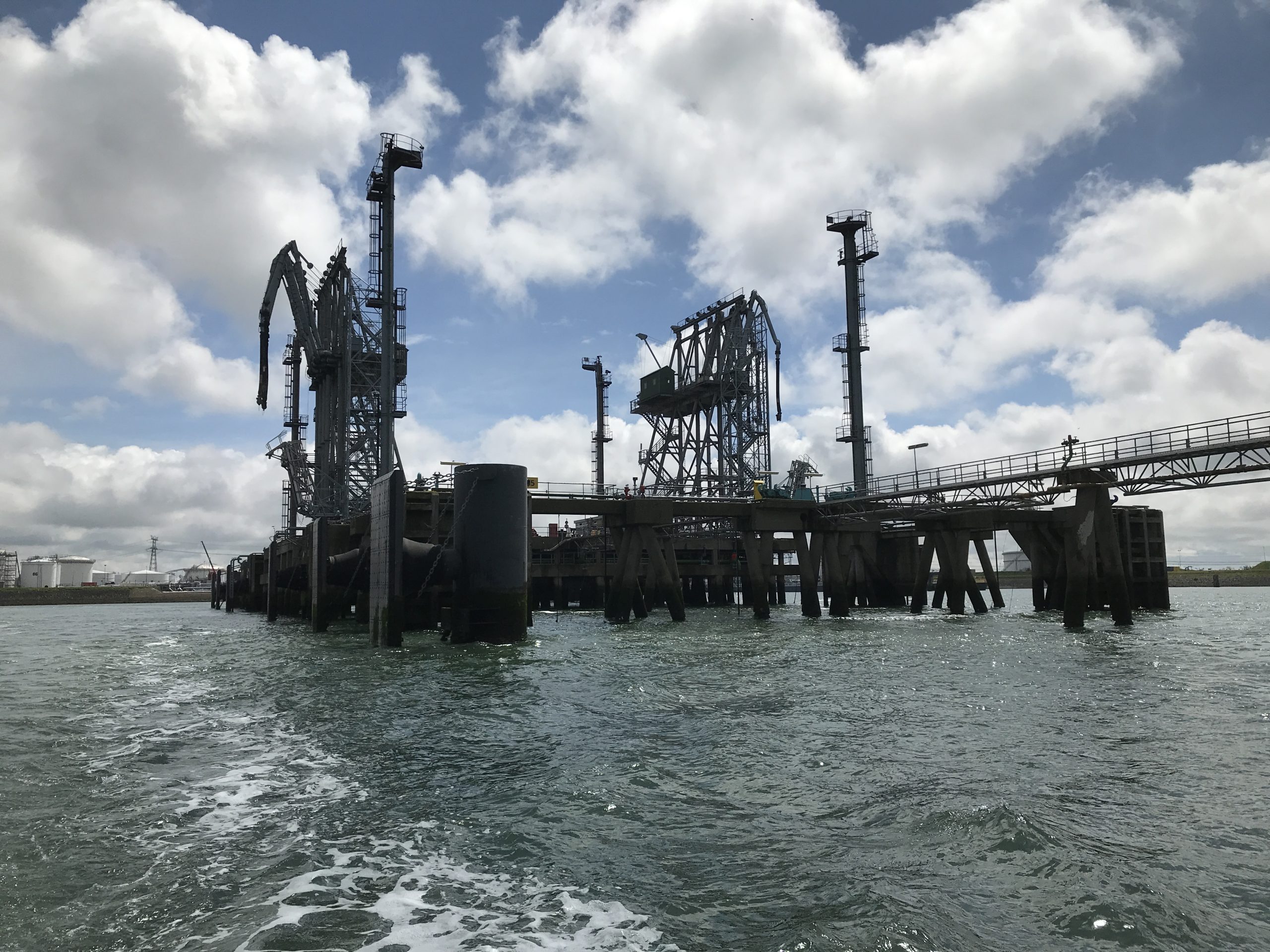 Jetty's en afmeervoorzieningen havengebied Rotterdam - Solid Services ...